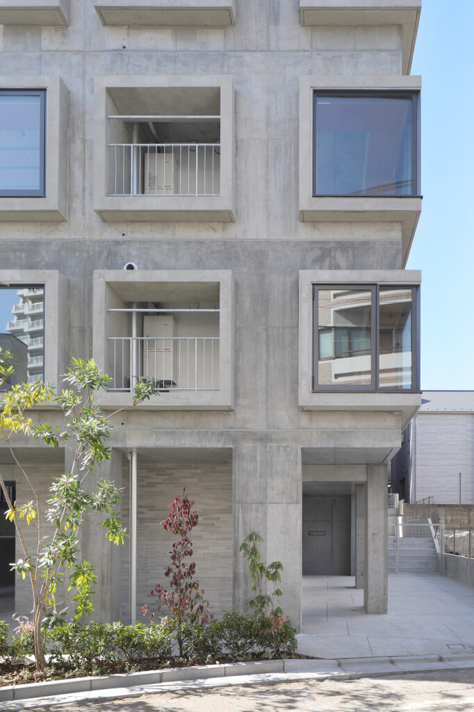 こしかけ窓の集合住宅 – YY architects